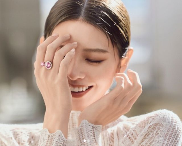 本物のプリンセスみたい！モデル鈴木ゆうかが雑誌「25ans」に登場(スポーツブル) - goo ニュース